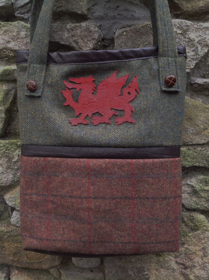 Cymru am byth! (Wales Forever!)| bag pattern| Welsh dragon | Welsh ...